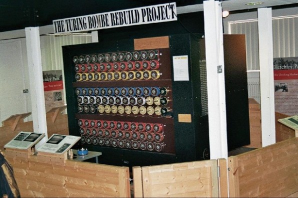 Turing-Bombe: Die bedeutendste Codeknack-Maschine der Geschichte in ...